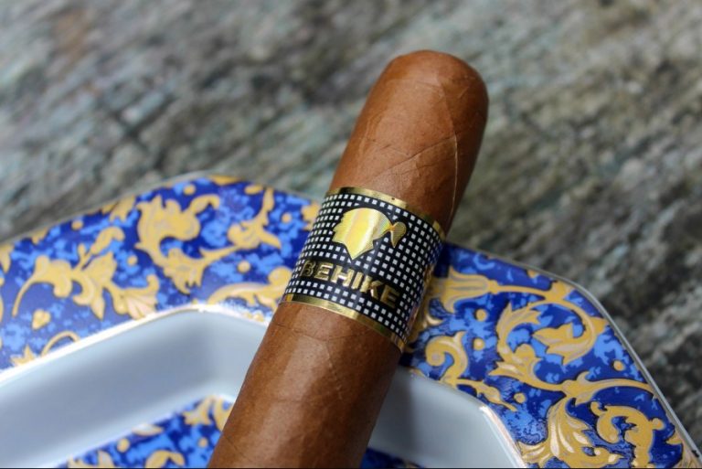 Cohiba Behike 56, el más grande de la línea – Blog de Puros, Cigarros y ...